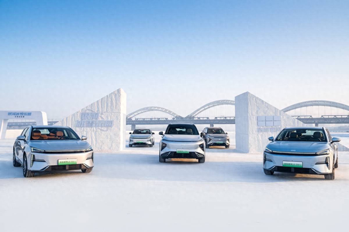 吉利银河L6 EM-i & L7 EM-i双车亮相，新能源先锋续写“银河速度” - 潮汐商业评论